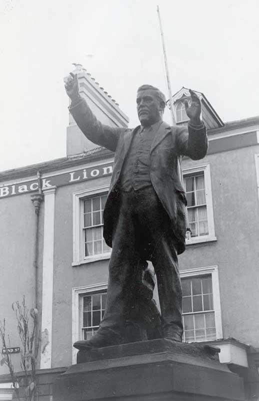 Statue of Griffith Rhys Jones (Caradog, 1834-97), Victoria Square ...