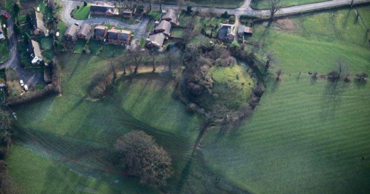 DOMEN GASTELL;LLANFECHAIN, CASTLE | People's Collection Wales