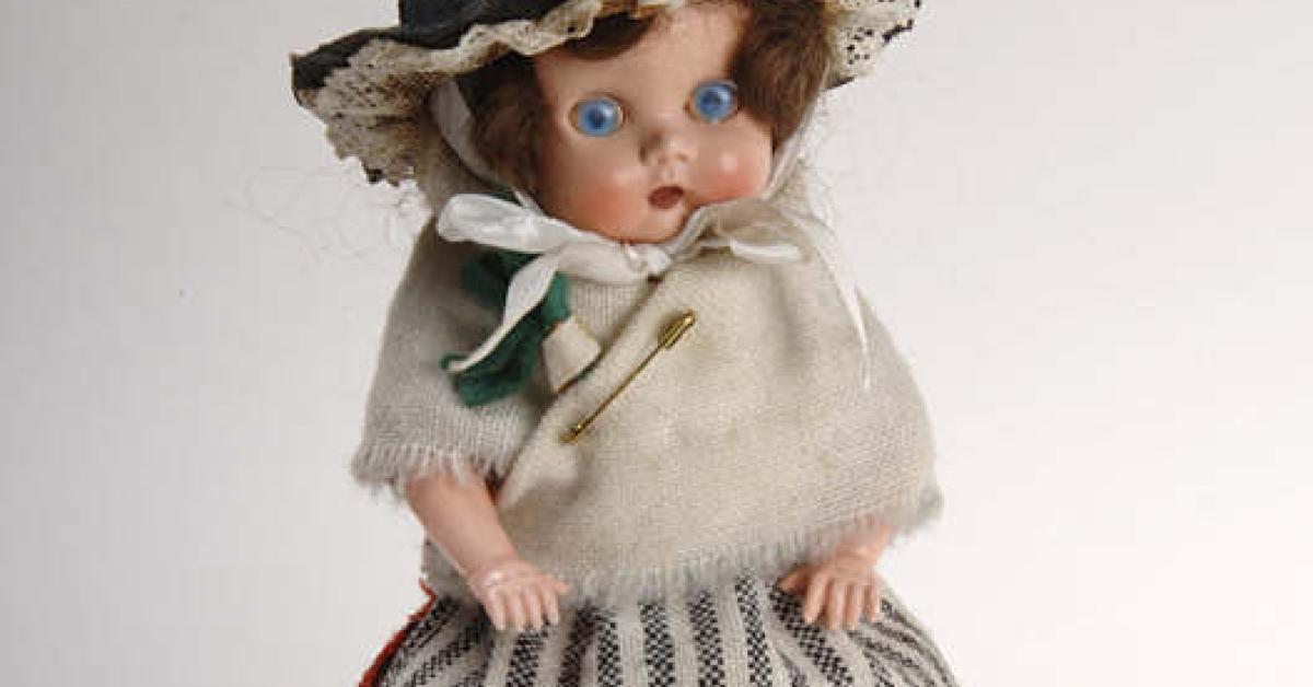 Welsh doll, made by Gwyneth Welsh Doll Company, South Wales | People's ...