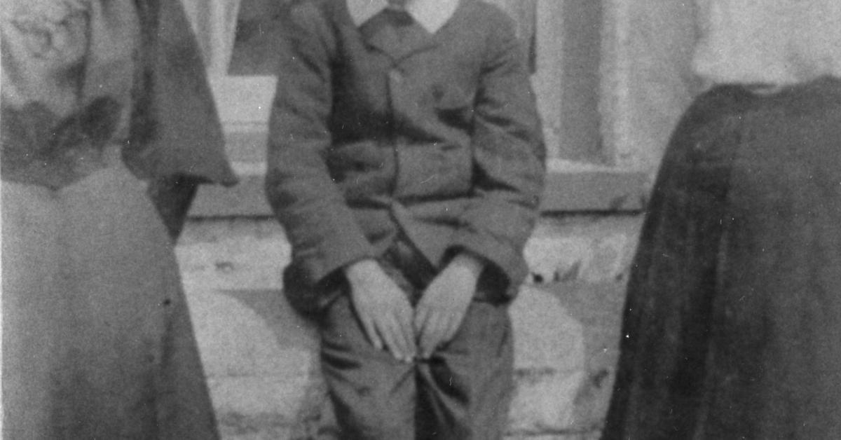 Hare and Hounds, Aberthin with ? Williams family | People's Collection ...