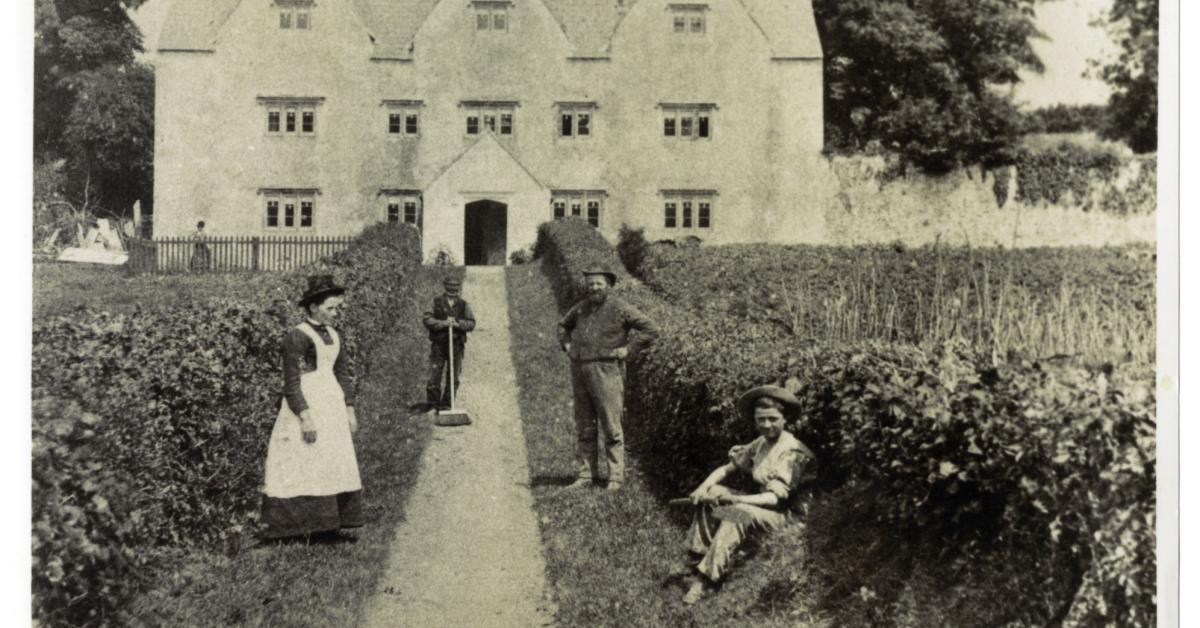 Great House, Aberthin with William Thomas & family | People's ...