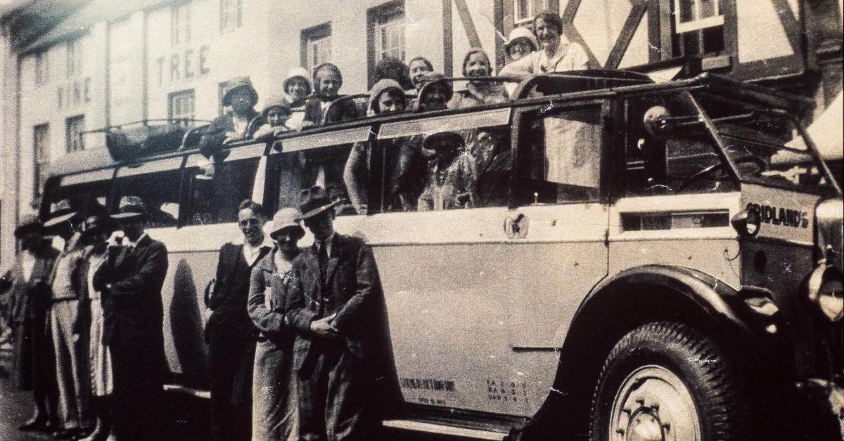 Charabanc outing 1930s from ? Aberthin chapel | People's Collection Wales