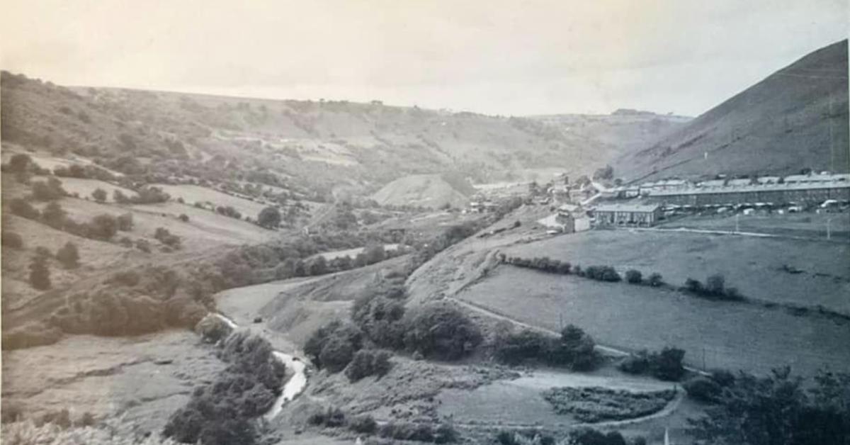 Wattsville looking up to Brynawel and Cwmfellinfach | People's ...