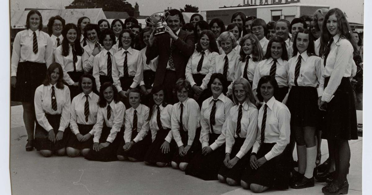 Cor Madrigal Ysgol Eifionydd Porthmadog, Eisteddfod Bro Dwyfor 1975 ...