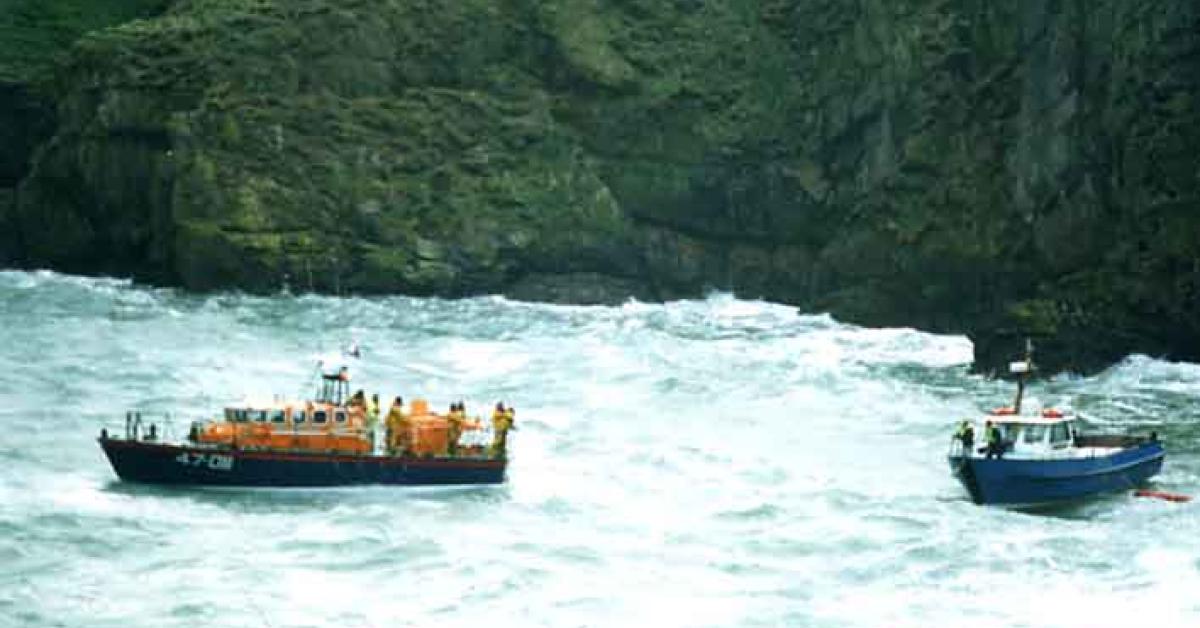 Lifeboat rescuing the Dale Princess | People's Collection Wales