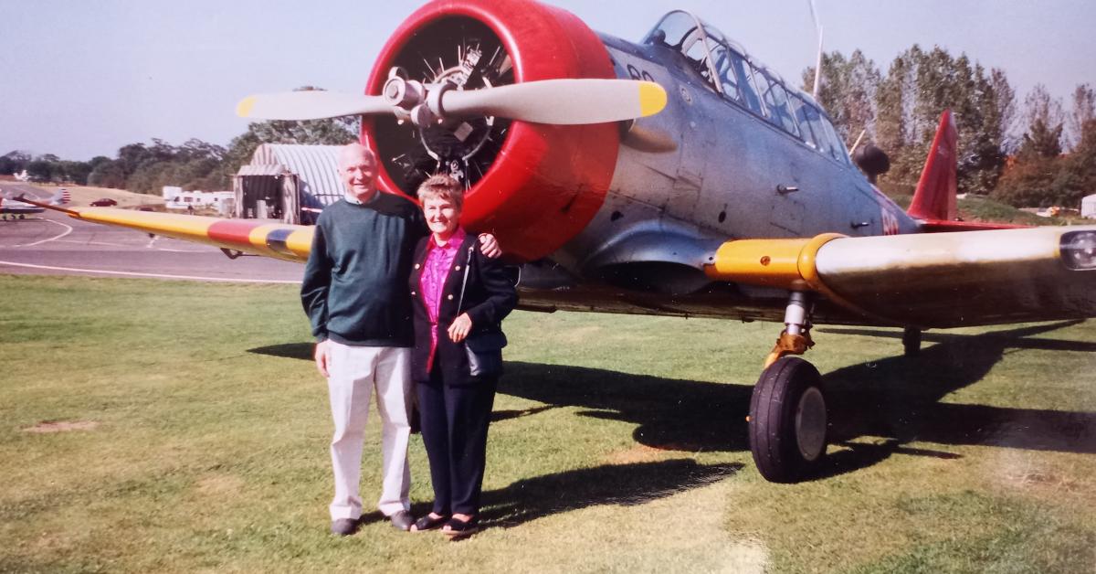 RAF Veteran reunites with a Harvard | People's Collection Wales